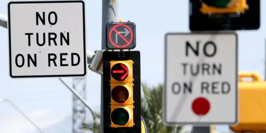 Arizona's 2024 Right Turn on Red Rule Explained: Changes You Should Be ...